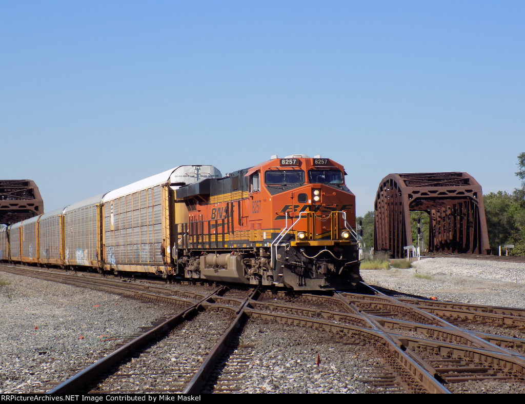 BNSF 8257